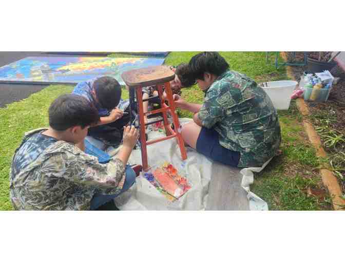 Grade 4-7 Night and Day Stool | BiddingForGood